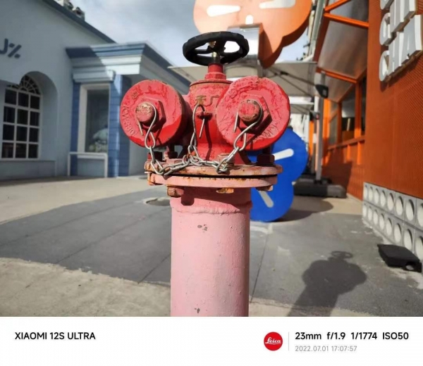 小米13配置解析：直屏+骁龙8Gen2+IP68预计售价大涨