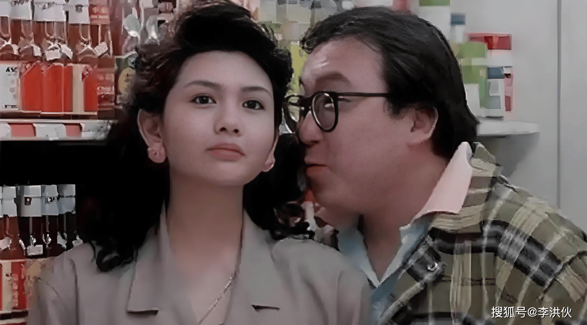 岁月从不败美人，57岁邱淑贞现身普陀山，身材苗条双腿细长状态好