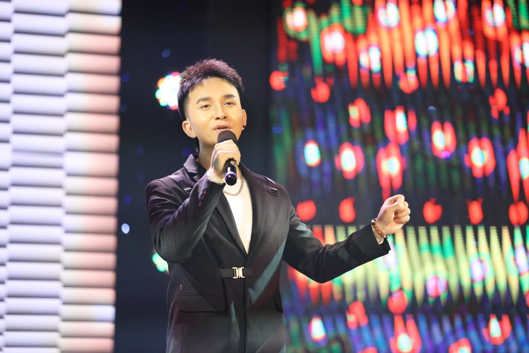 乔冬宇原创作品《问一声兄弟你好吗》斩获全球华语流行音乐金曲奖