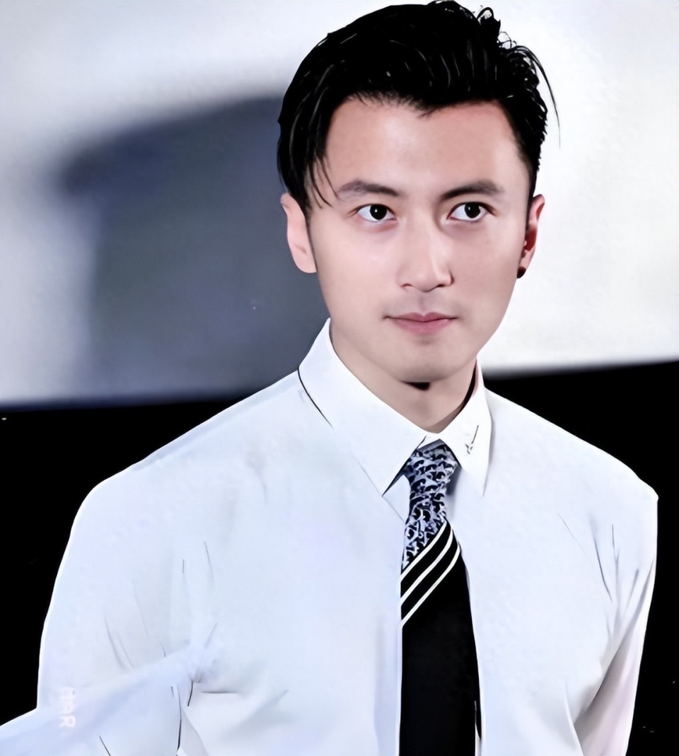 和王菲复合11年，谢霆锋坦言不婚的原因，担心的事还是发生了